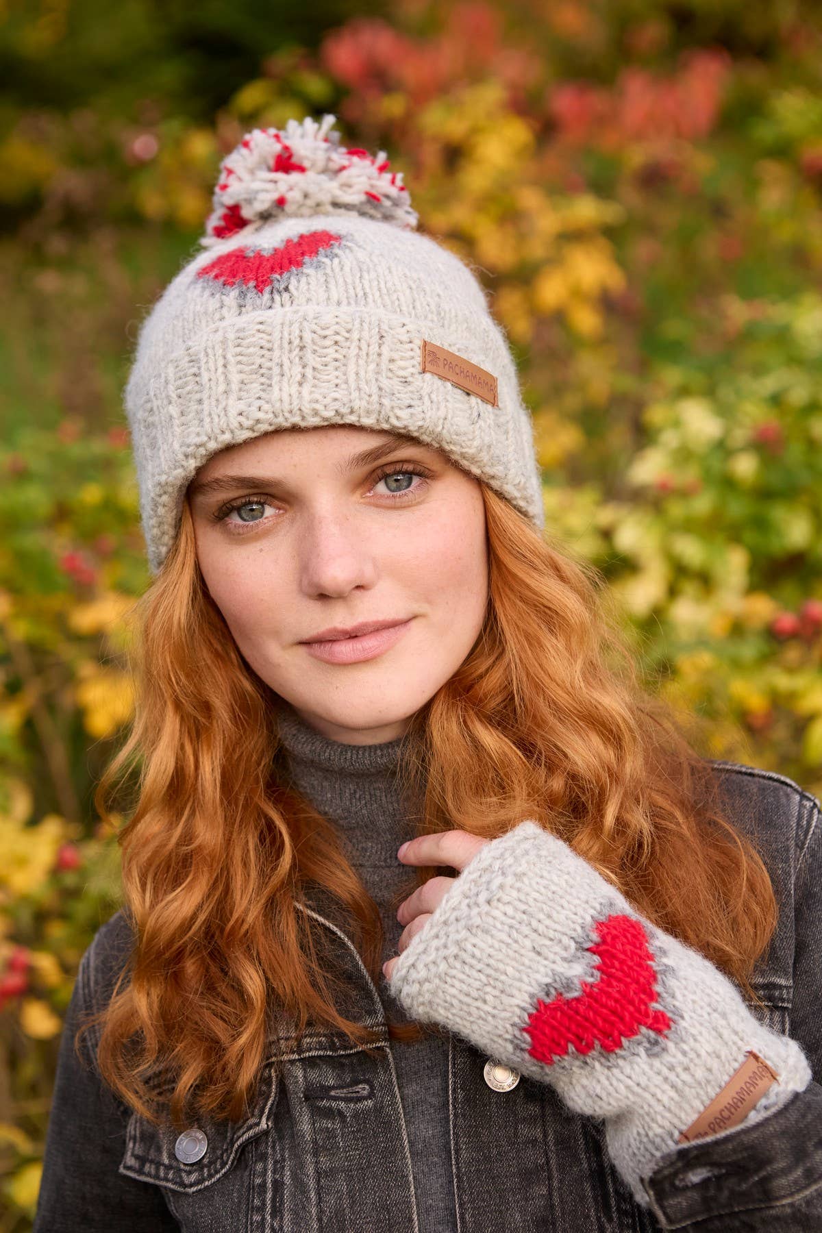 Gorro lana Borla Corazón Rojo – Suma s Moda